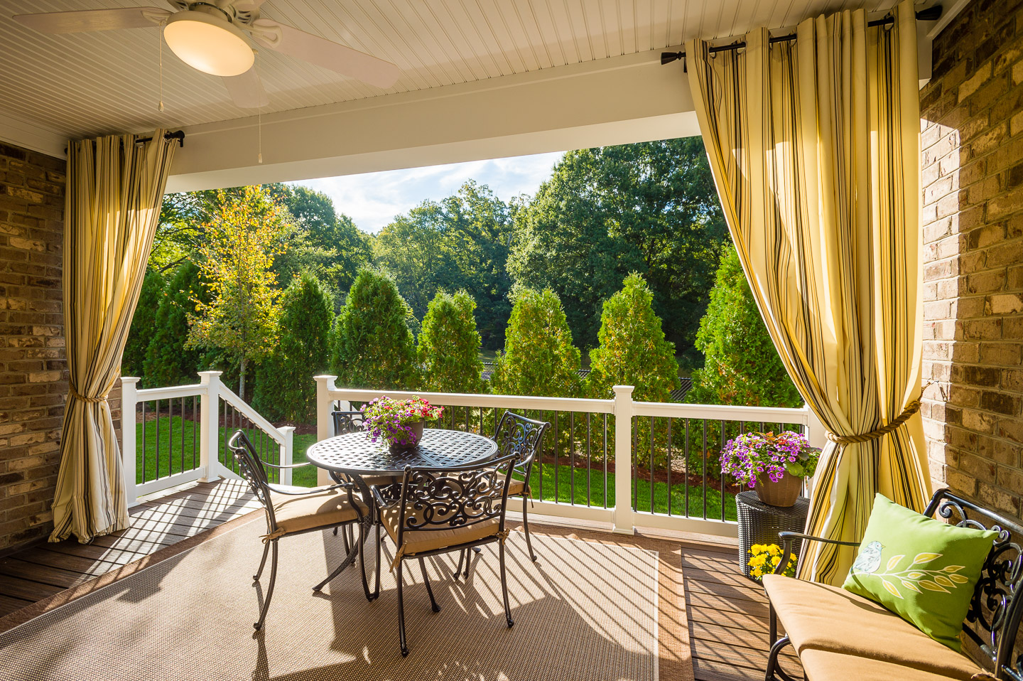 Full service interior design and home decorating firm